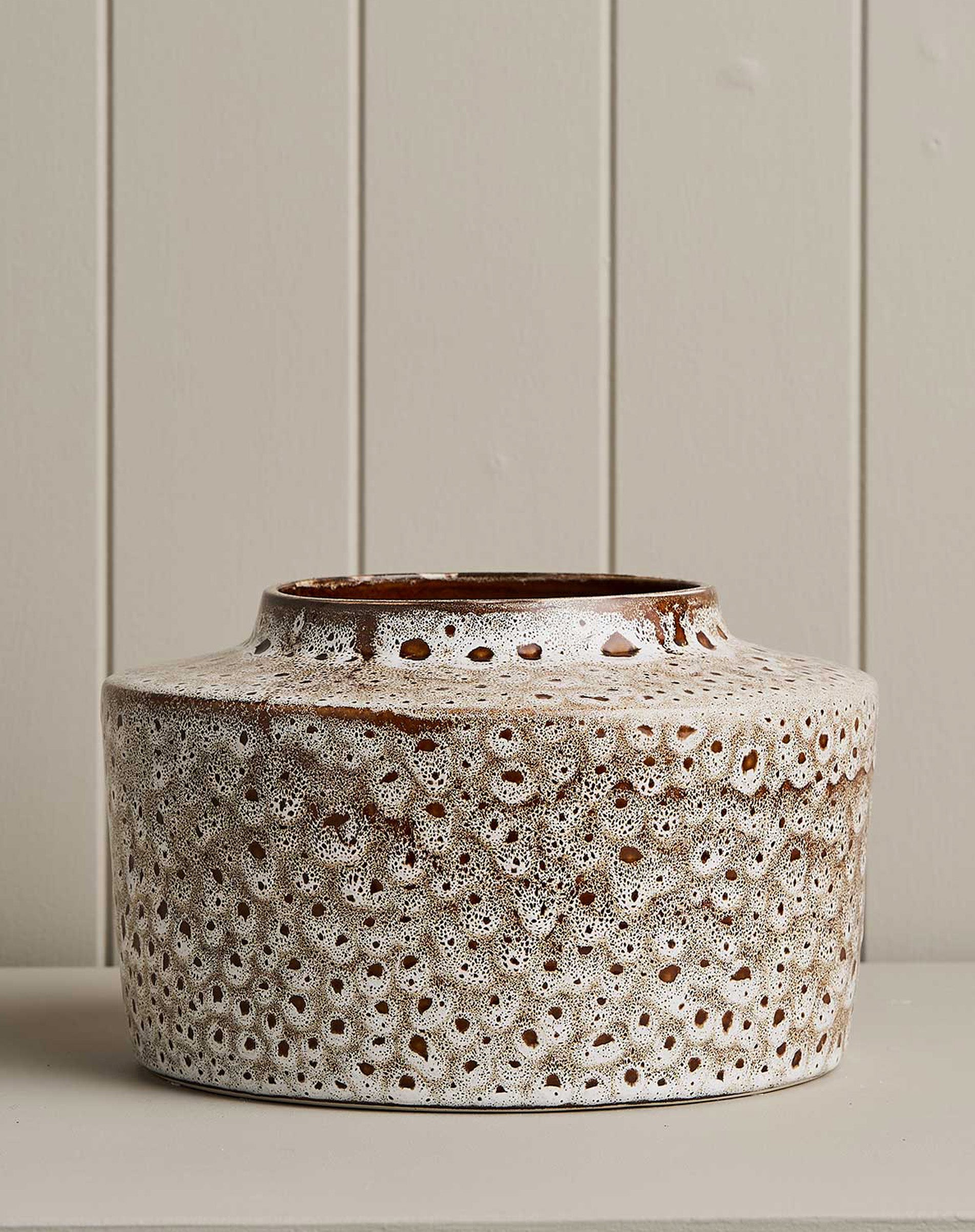 Australian Made Ceramic Lighting & Basins | Robert Gordon Interiors